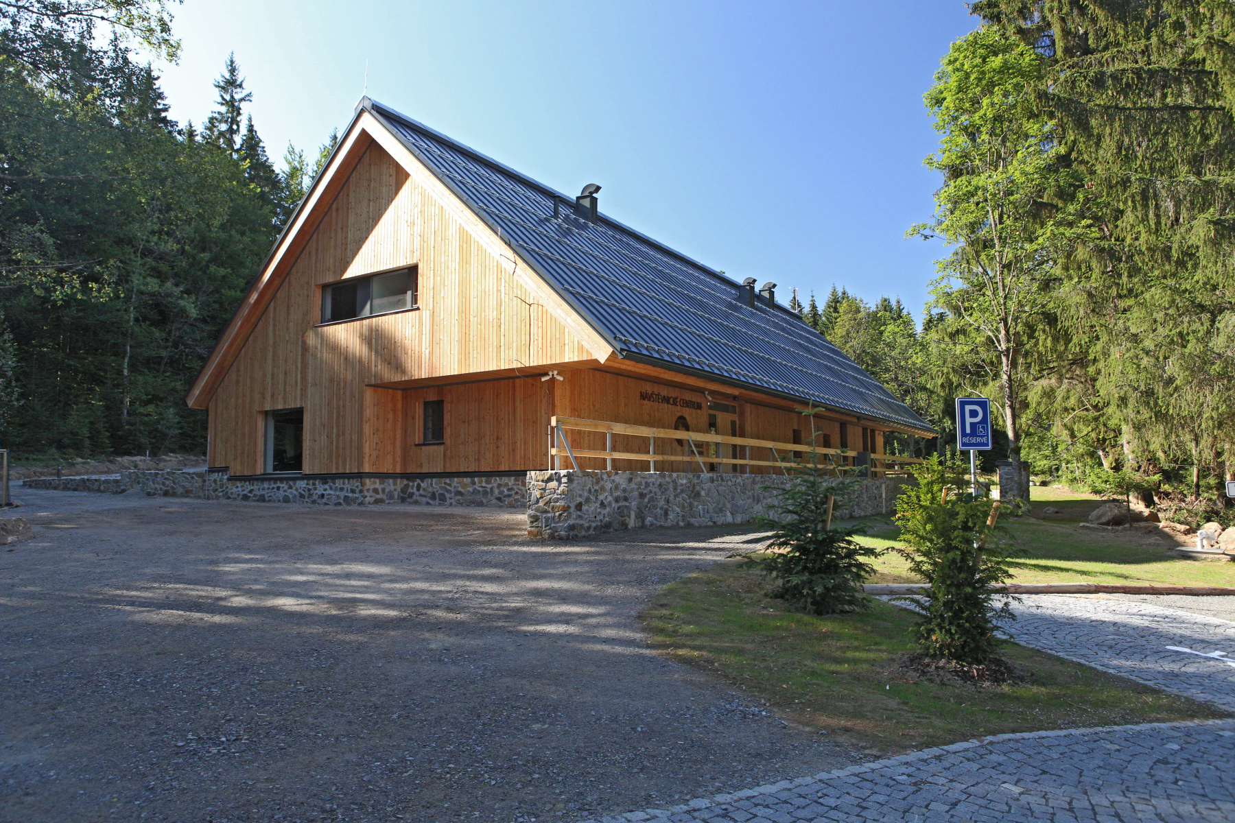 e.sybox FOR THE KVILDA VISITOR CENTRE IN ŠUMAVA NATIONAL PARK, CZECH ...